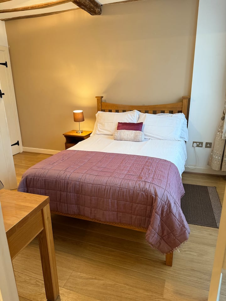 Queens Suite Apartment In A 16th Century Cottage - Bromsgrove