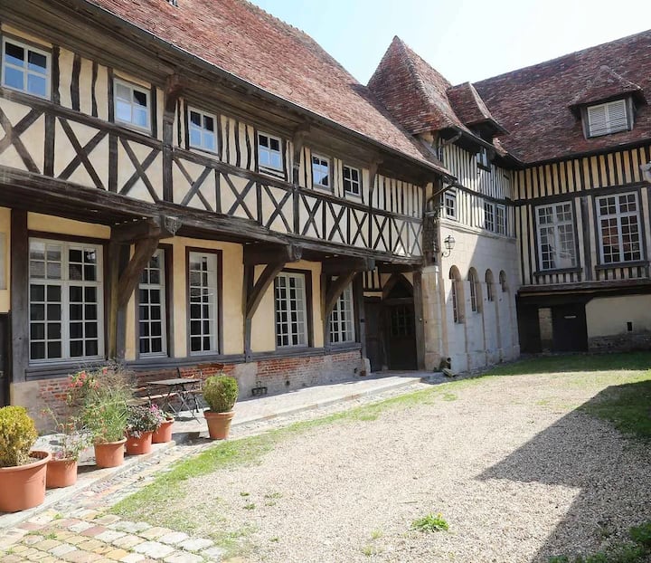 Gite Familial Du Xvi èMe Siècle - Ancien Tribunal ISMH