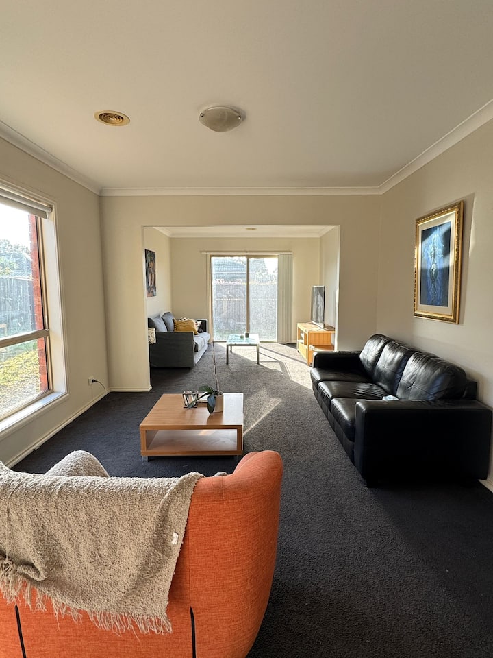 4br Family Home Near Train – Easy City Access - リトル・リバー