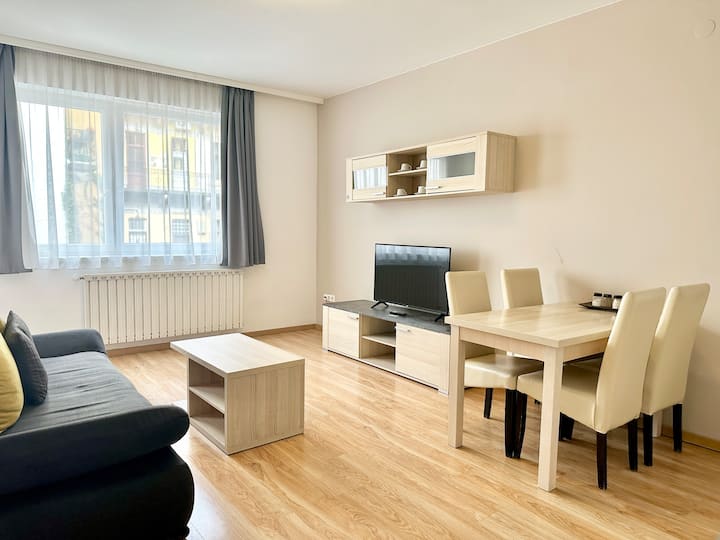 Modern 1 Bedroom Apartment With Balcony By Prime - Budapest