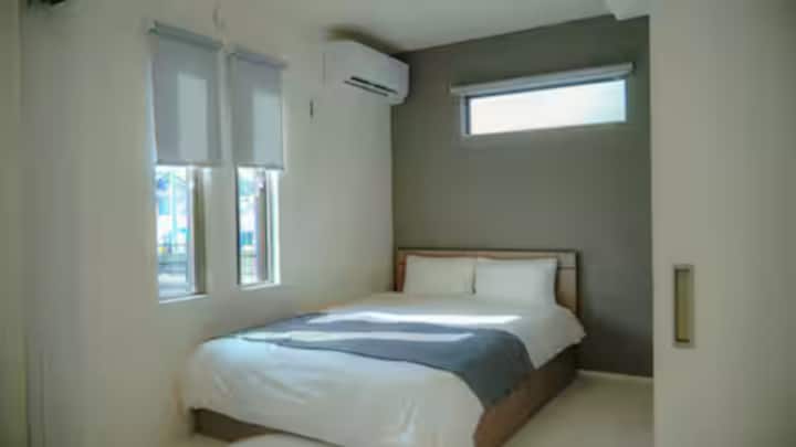 「新築｜シモンズベッド｜洗濯乾燥機丨ワークスペース｜大型可無料駐車場|ビジネス|ファミリー最大3名」 - Kumamoto