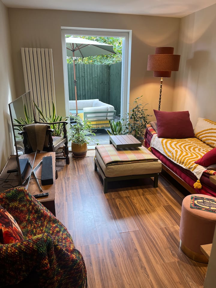 1-2 Bed Garden Flat. Hackney Wick/vic Park - London