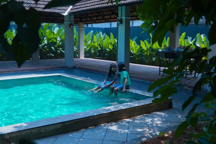 Private Pool Villa In Thodupuzha- Heliconia Inn - Thodupuzha