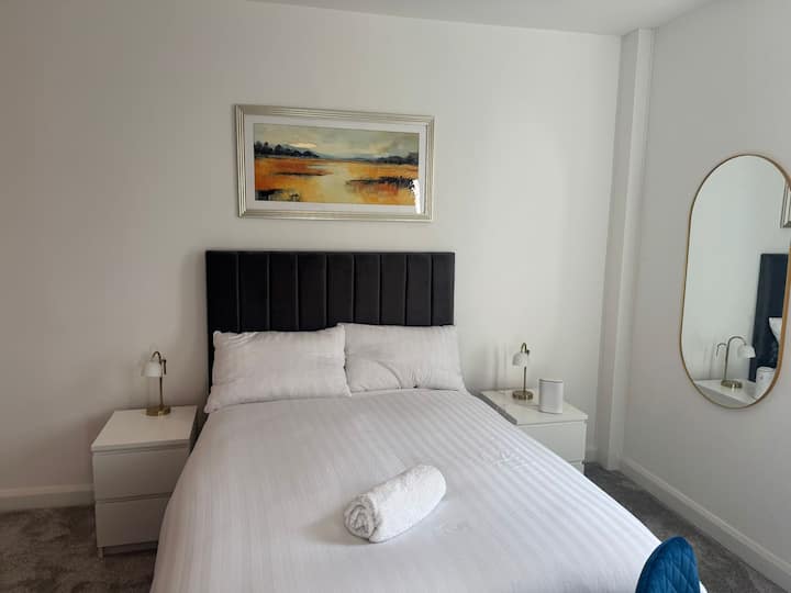 Entire Lux 2 Bedroom Family Apartment | Sheffield - イギリス シェフィールド