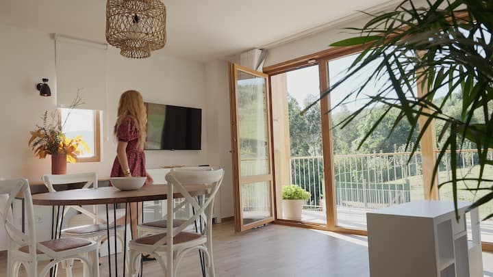 Romantic Apartment With Balcony | Mountain Views - Carranza