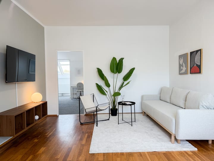 Bright Top-floor Apartment Near Naschmarkt - Vienna