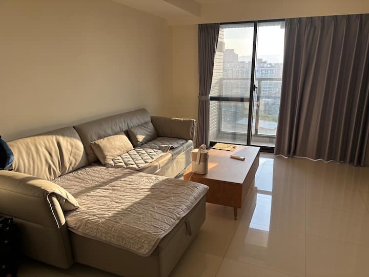 俯瞰市景的舒適共生公寓 月租簡約單人房 - 鳳山區