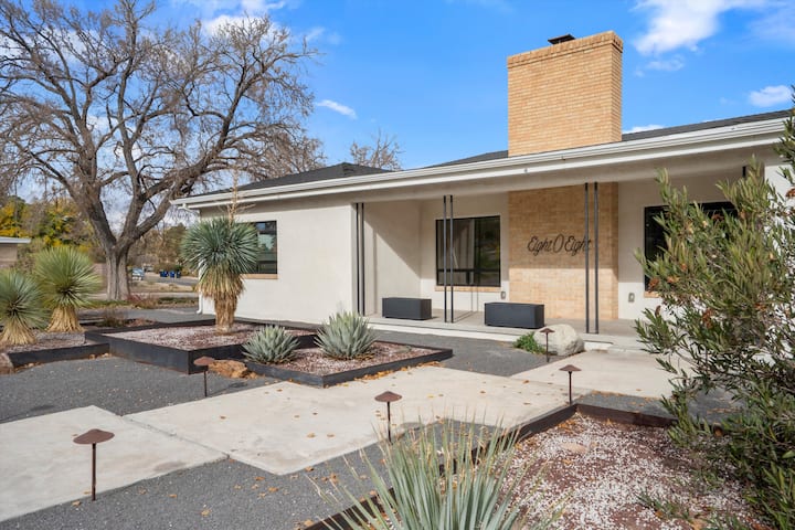 Ridgecrest 6br Luxury Retreat W/ Pool, Hottub, Gym - Albuquerque, NM