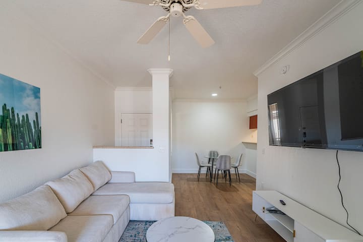 Bright & Spacious 1br1ba With Pool - Tempe, AZ