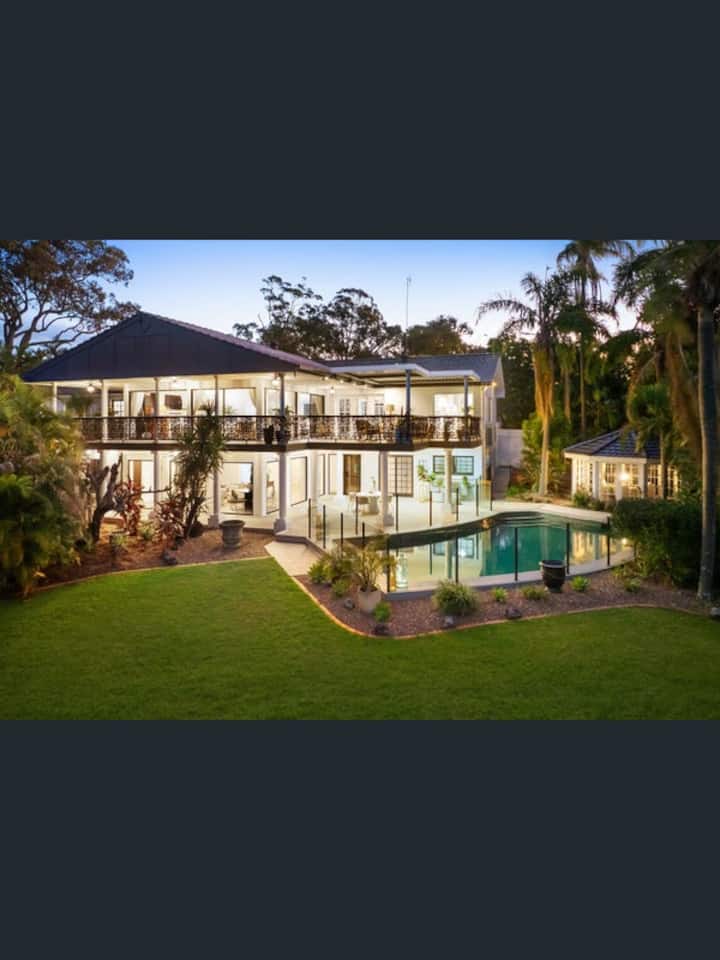 Designer Waterfront Home – Gold Coast Getaway - South Stradbroke Island