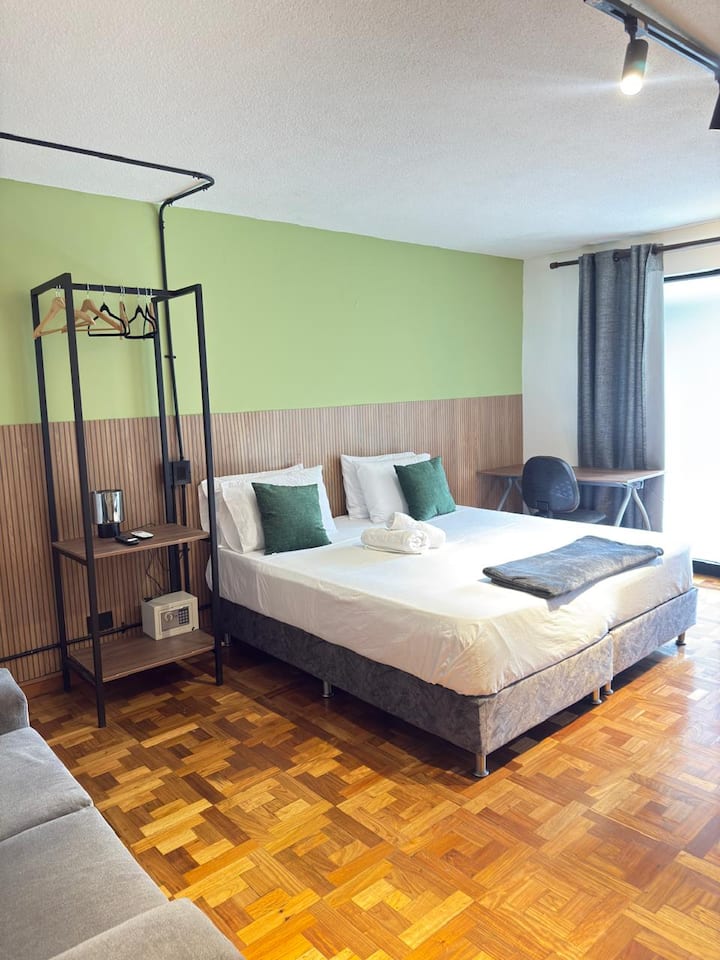 "Laureles Vibe: Tranquilo Y Cerca De Todo" - 