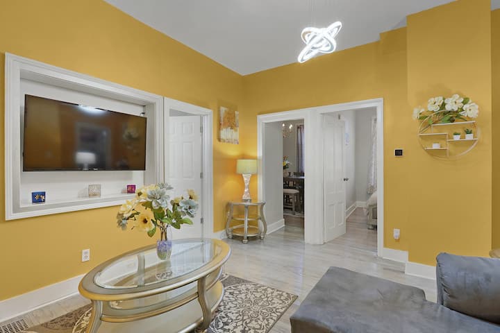 Comfy Seaview Retreat Near Yale And The Beach - New Haven, CT