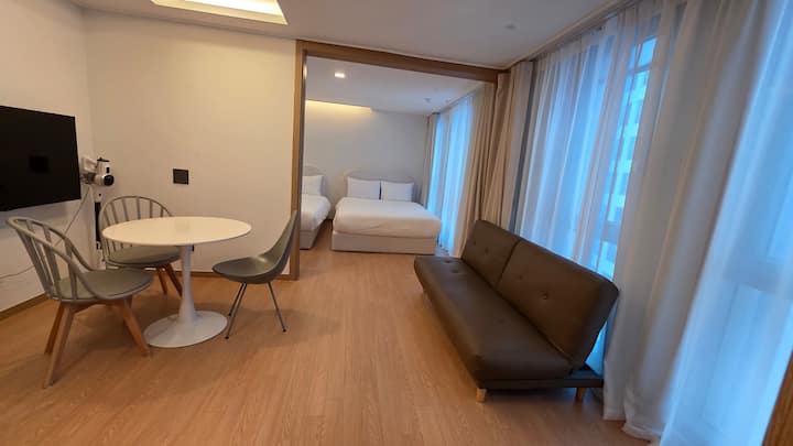 Qq 3307#퀸 침대2개#원룸#짐보관#정수기#ott - Busan
