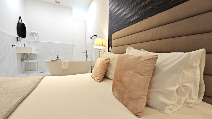 The Intimate Studio With Bathtub - Alfama