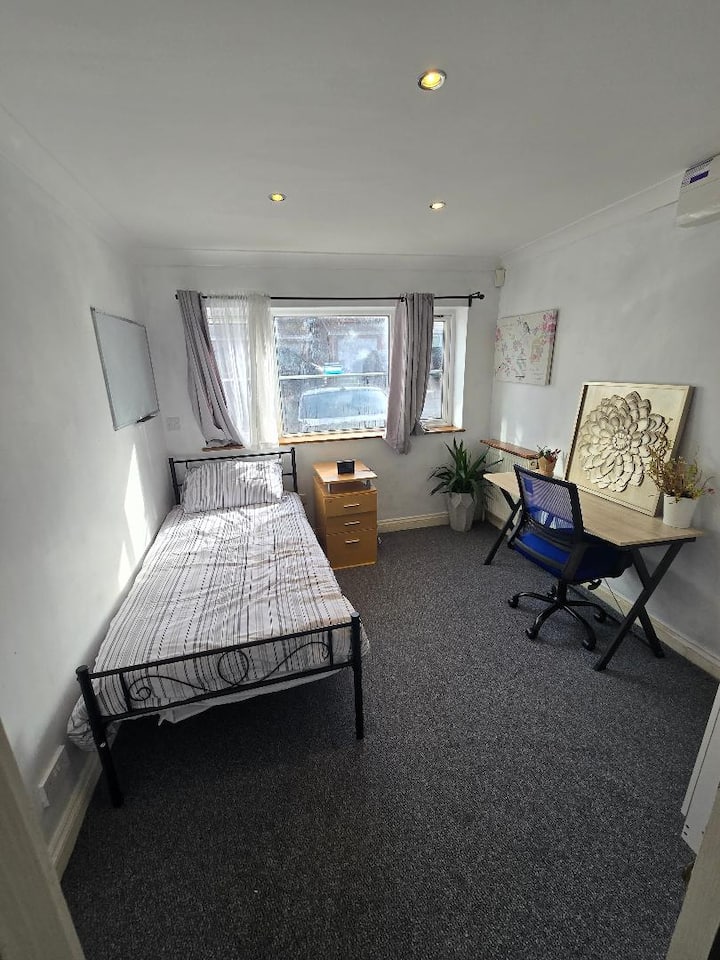 Charming Highworth (Swindon) Stay Wi-fi • Car Park - Lechlade