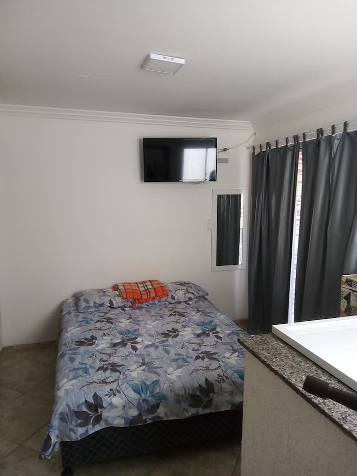 Acomodação, Quarto Com Banheiro E Varanda Gourmet - Recreio dos Bandeirantes