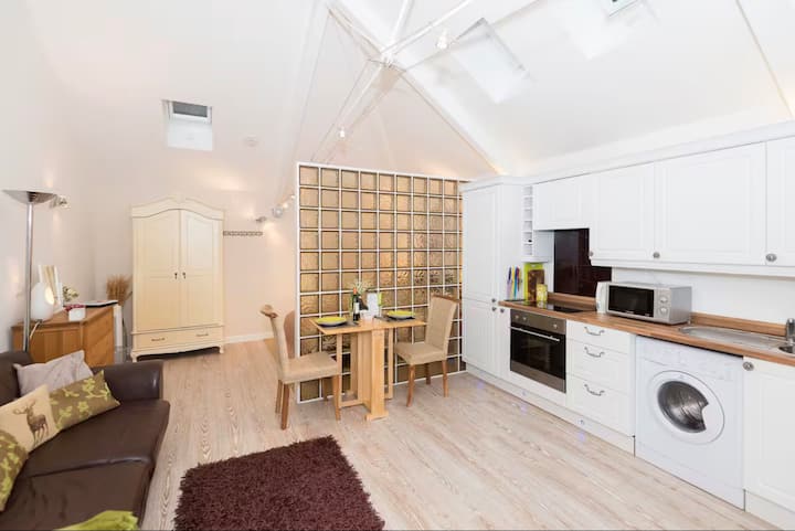 Waterside Apartment, Prime Looe Location - Looe