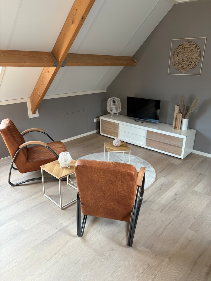 Koetshuis | Moderne Studio Met Karakter En Comfort - Borculo