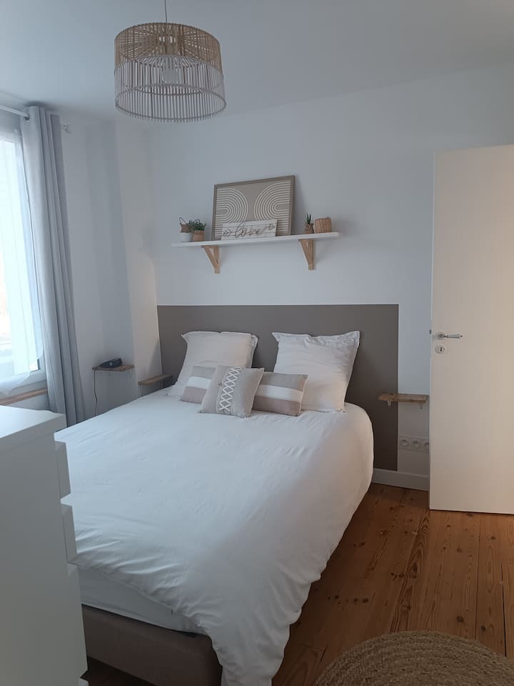 Mancelle à 6km Du Circuit - Le Mans