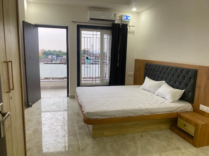 Mahajan Stay · Premium Rooms In Gaya • Room 5 - Gaya