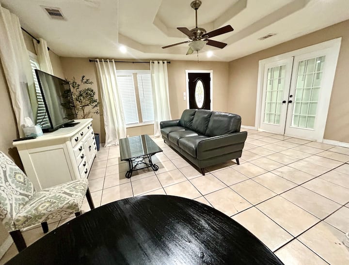 Minutes To Refineries & Dt • Discounts Wk/mo Stays - Pasadena, TX