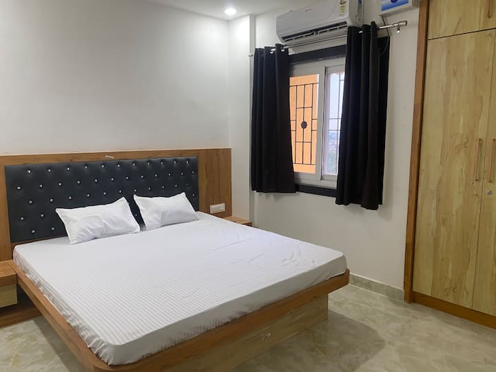 Mahajan Stay · Premium Rooms In Gaya • Room 6 - Gaya