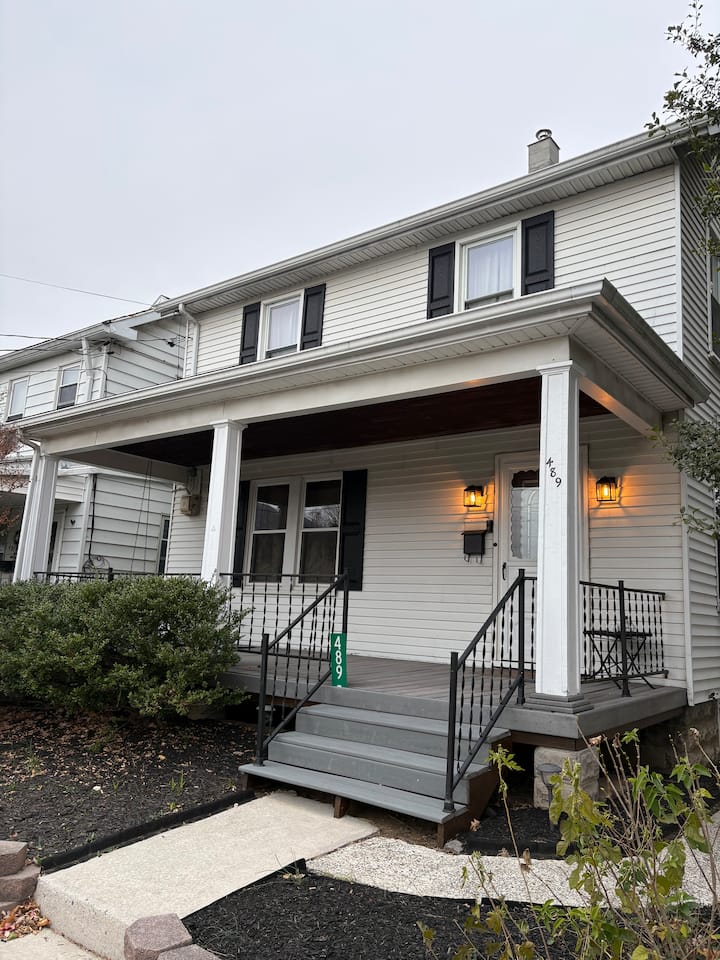 Cozy Comfort & Historic Charm Getaway - Chambersburg, PA