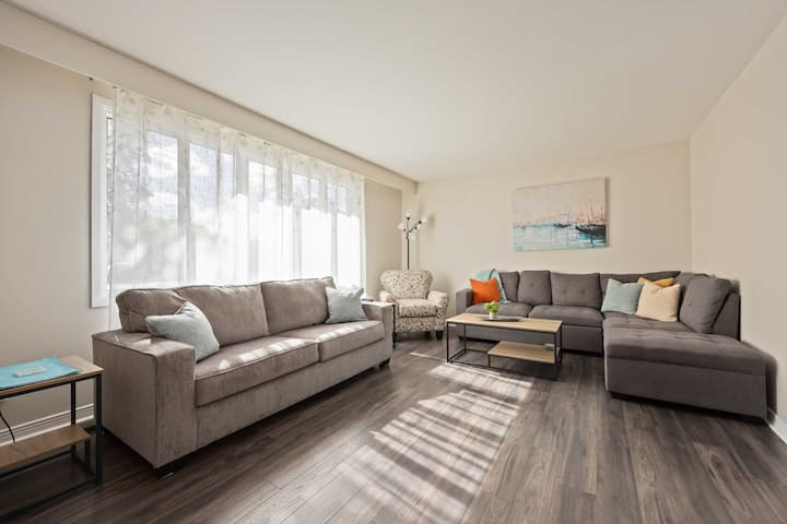 Severin Poolside Retreat - Sarnia