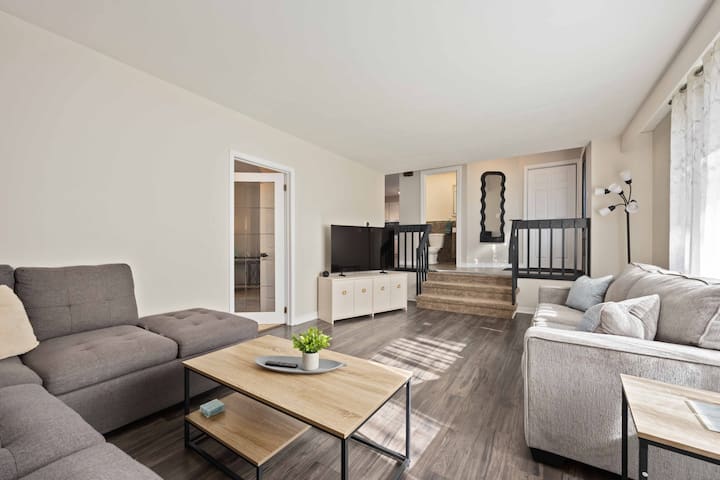 Severin Poolside Retreat - Sarnia