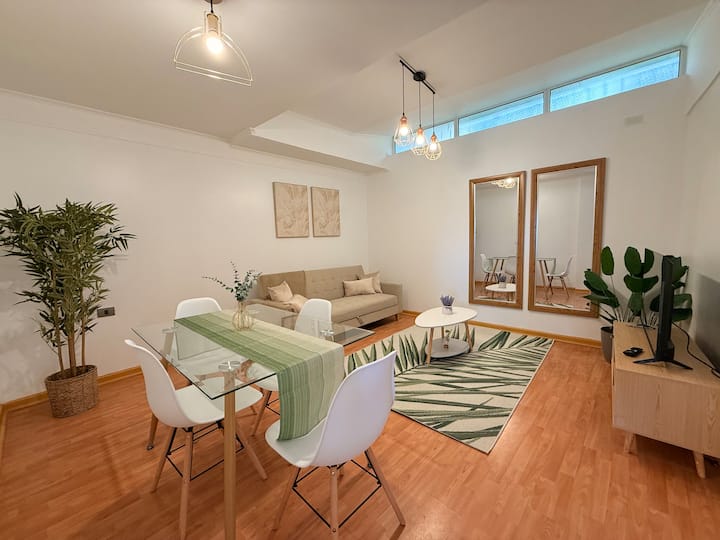 Moderna Casa Con Terraza Y Vista A La Bahía - Chili