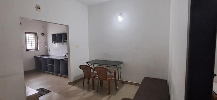 Simple,clean Room Close To Fertility Hospital - Kothamangalam