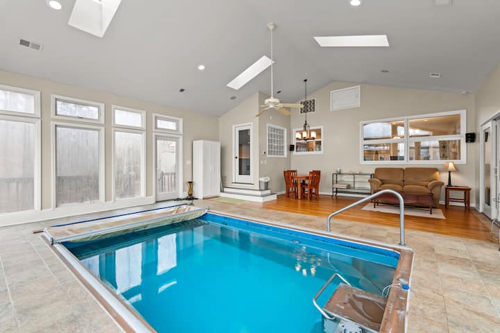 Lakefront, Indoor Pool, 3 Bdrm W/ Gym & Playroom - Greensboro, NC