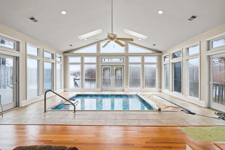 Lakefront, Indoor Pool, 3 Bdrm W/ Gym & Playroom - High Point, NC