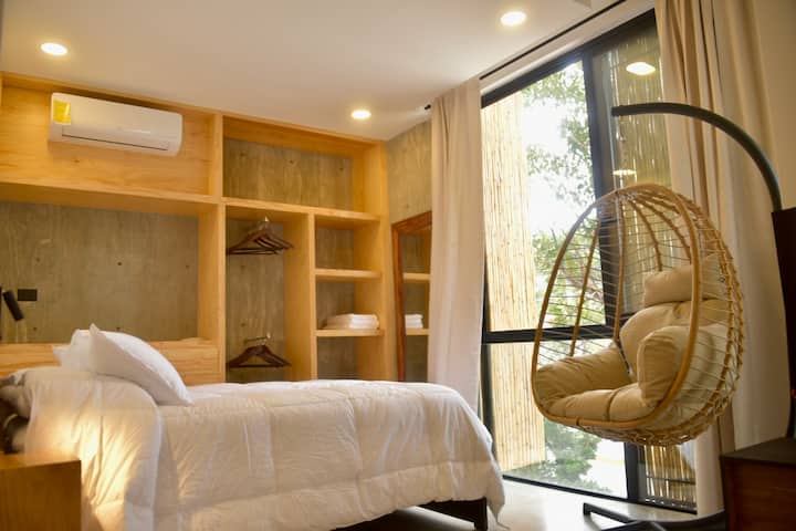 Quiet Designer Loft + Balcony, Gym & Rooftop Pool - Oaxaca