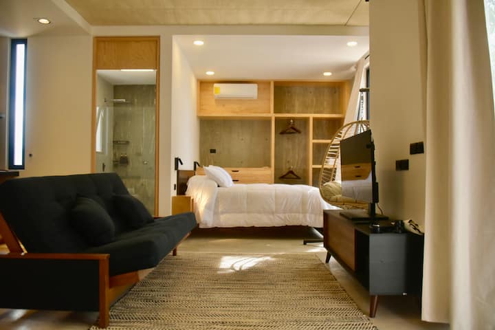 Quiet Designer Loft + Balcony, Gym & Rooftop Pool - Oaxaca