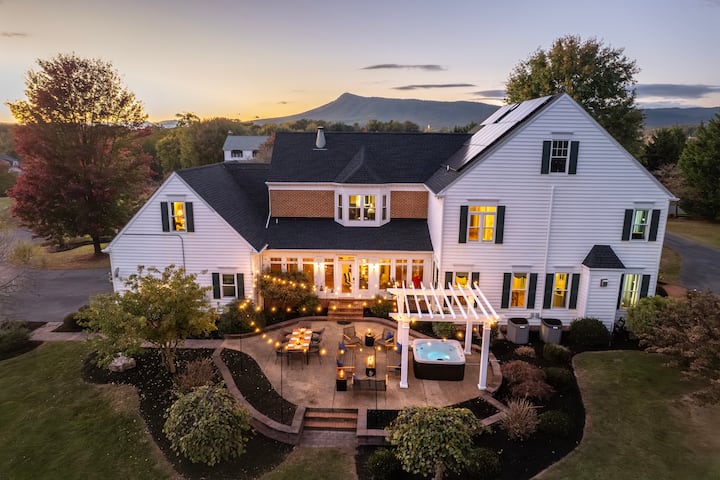 Picturesque And Private Near Massanutten Sleeps 20 - Massanutten, VA