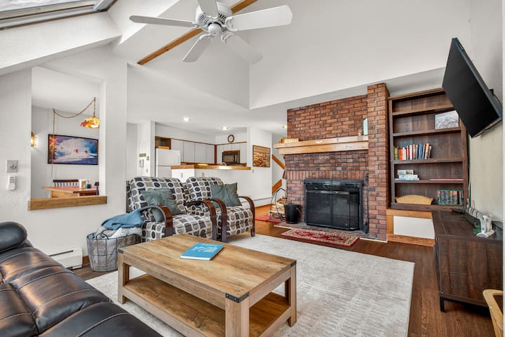 Ski In-ski Out Killington Home-hot Tub-fireplace - Killington, VT