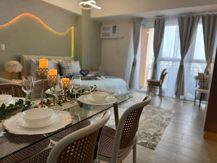Luxury Venice Mckinley Studio | Pool & Wifi - Taguig