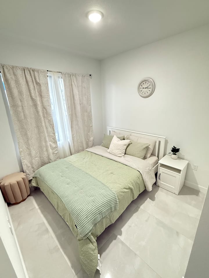 The Serene Suite - Modern & Cozy - Homestead, FL