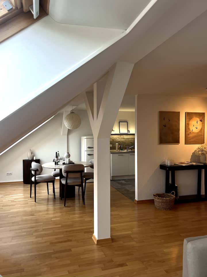 Gemütliche Dachgeschosswohnung Am Leipziger Zoo - Leipzig Hbf Station