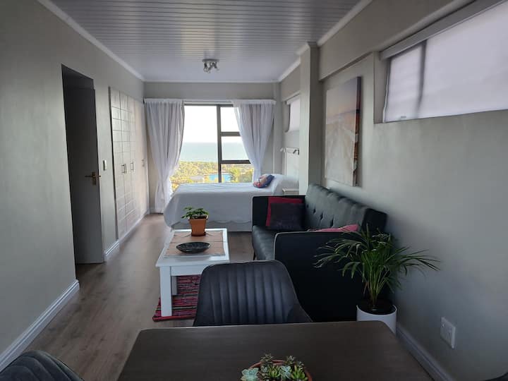 Kaaimans Crest Ocean-view Studio - Tergniet