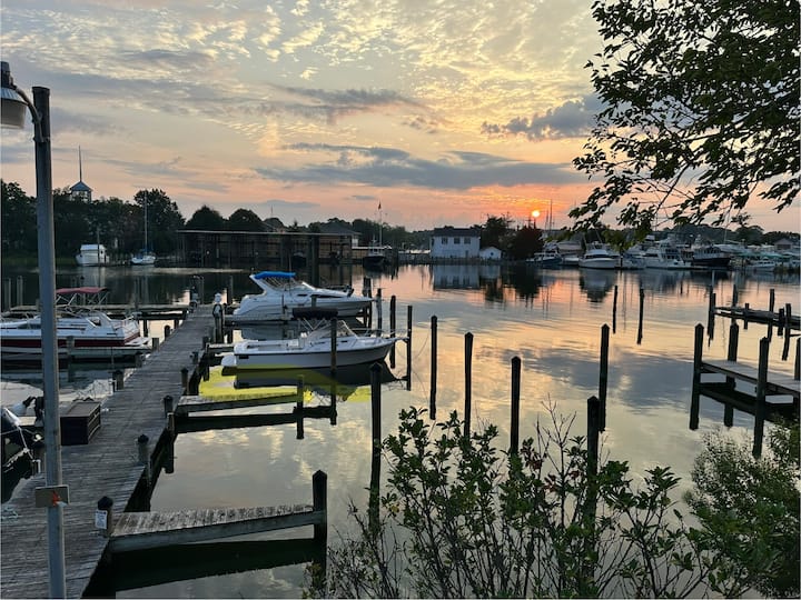 Back Creek Villa Covered Deck - Lusby, MD