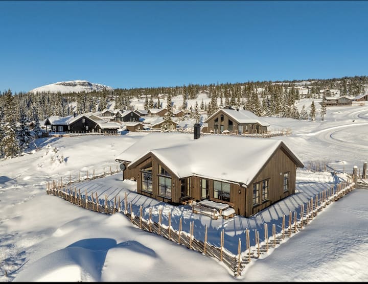 Moderne Hytte Med Skisporet Rett Utenfor! - Norway