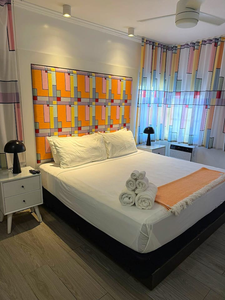 Private King Room For 2 Near The Beach - Miami Beach, FL