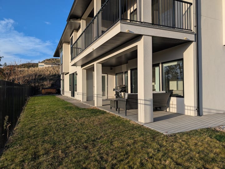 Knox Mountain Retreat - Kelowna