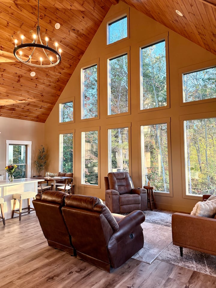 "Almost Heaven" Lake View Retreat | Brand New - White Pine, TN