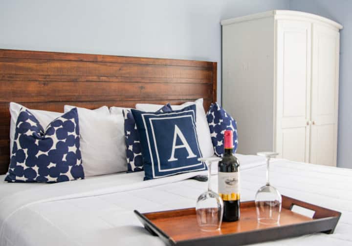 Holly Cottage At Allenberry Resort - Carlisle, PA