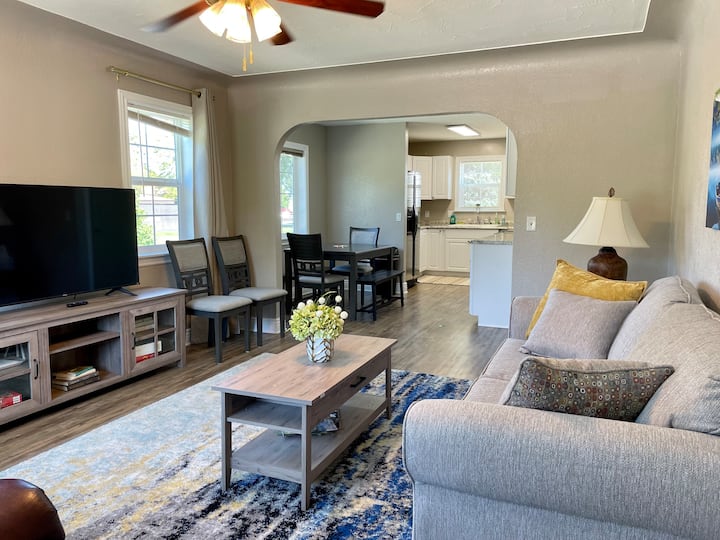 Cheerful Parkside Haven - Billings, MT