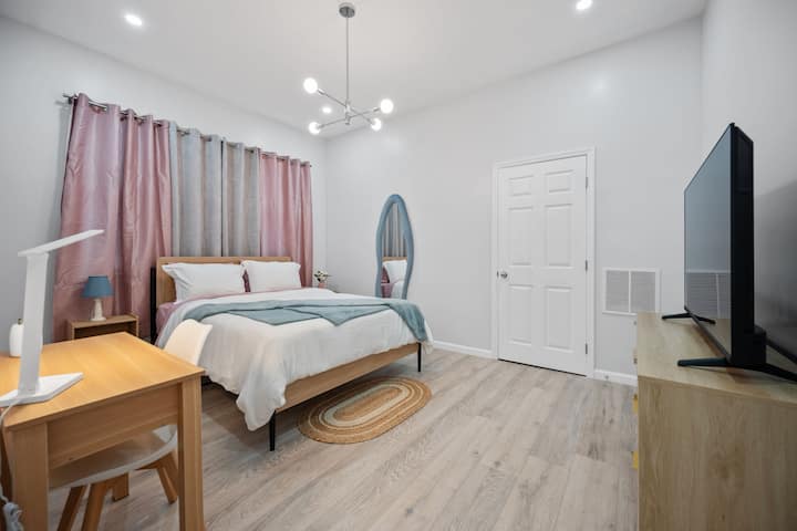 Flamingo - Springfield Brand *New* Apt - Jacksonville, FL