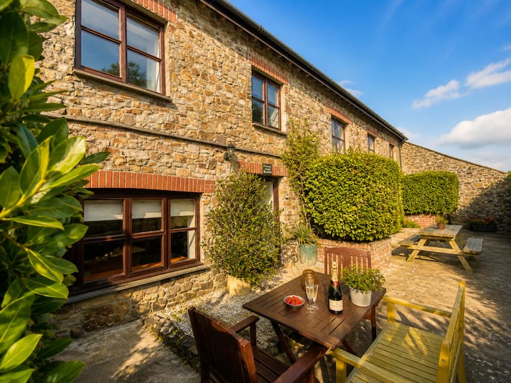 Bude + Dog Friendly + June + Couples Cottage - Widemouth Bay